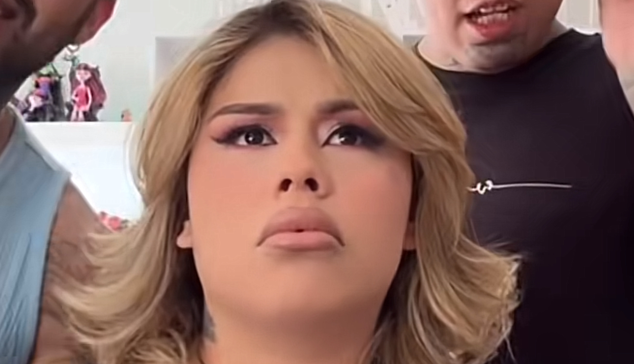 VIDEO: La influencer Mona sorprende con RADICAL cambio de LOOK; la ...