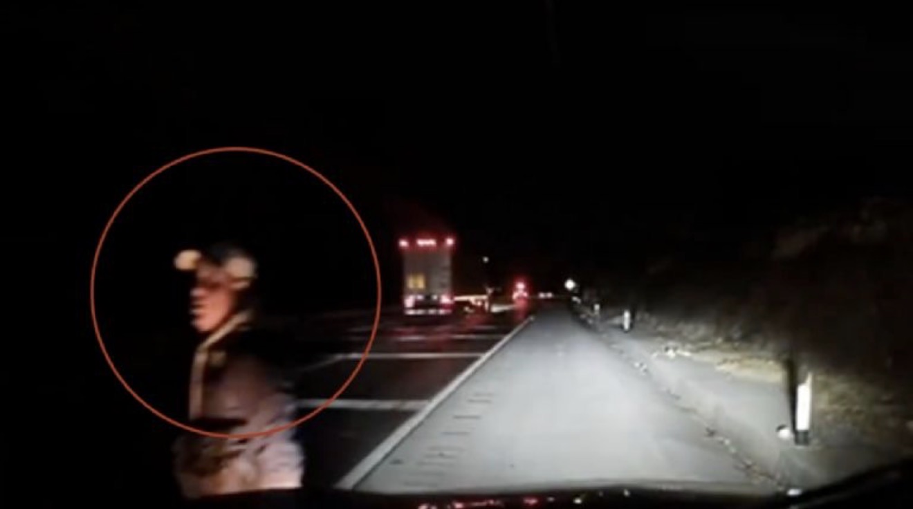 "El primero que se mueva le doy un balazo", captan violento asalto a ...